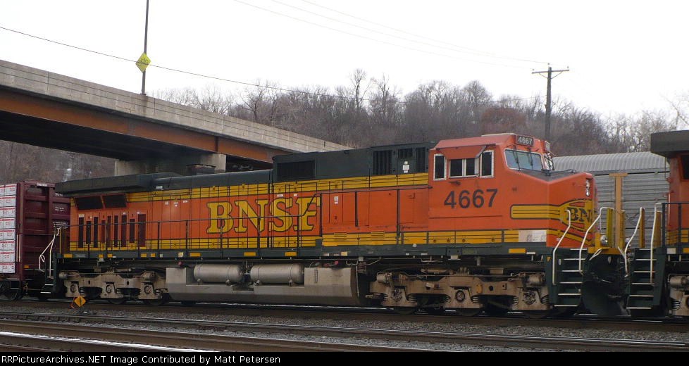 BNSF 4667